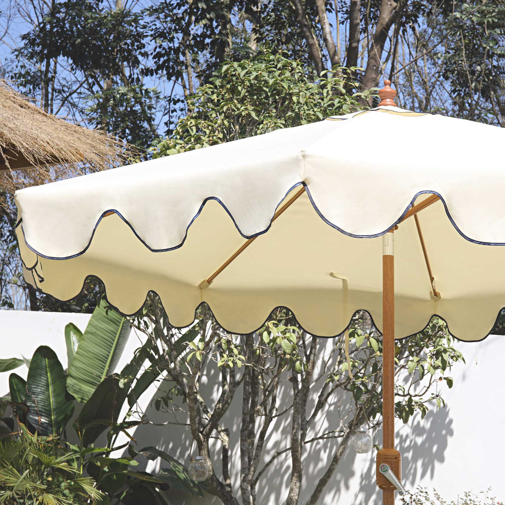 Beige 2.6M Octagonal Crank and Tilt Parasol with Navy Scalloped Edge ...